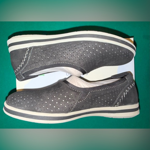 Earth Origins | Shoes | Earth Origins Batina Black Nubuck Slip On Shoes ...